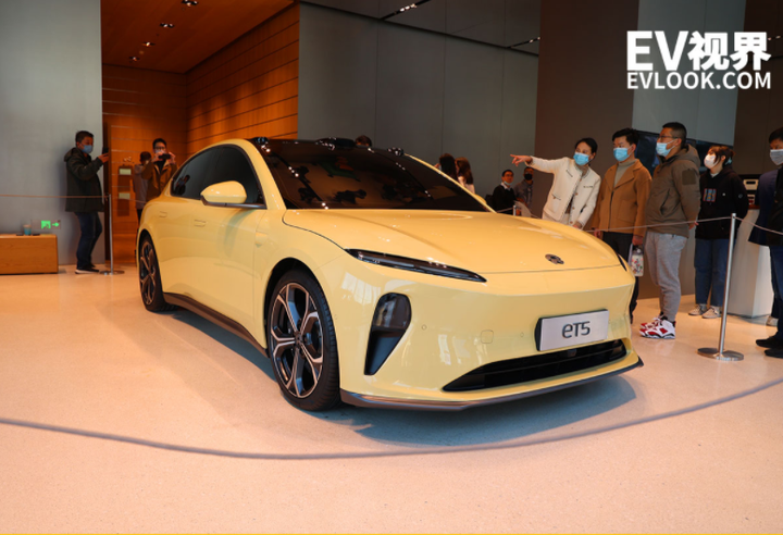 只是零百4.3s？特斯拉这回又慌了 静态体验蔚来ET5 - 知乎