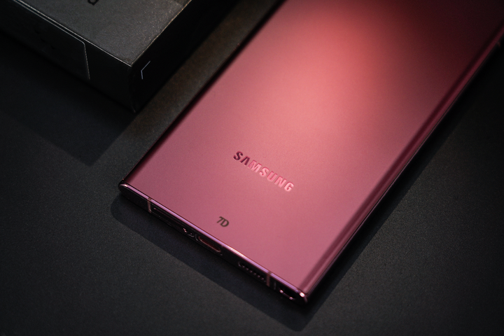 为什么三星手机7天机后盖会印有“7D”字样？权威解答来了 - 知乎