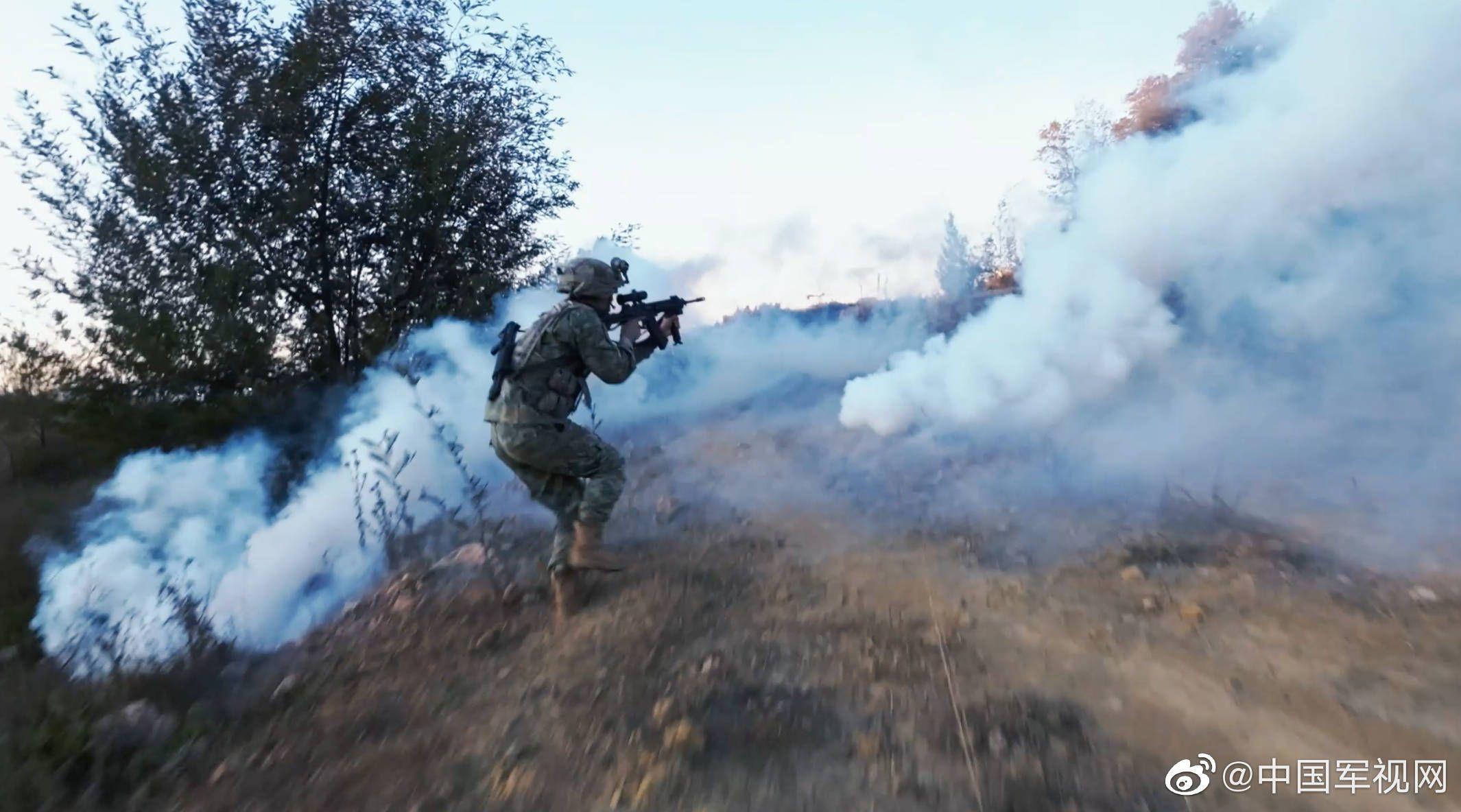 如何评价QBA-221型霰弹枪？ - 知乎