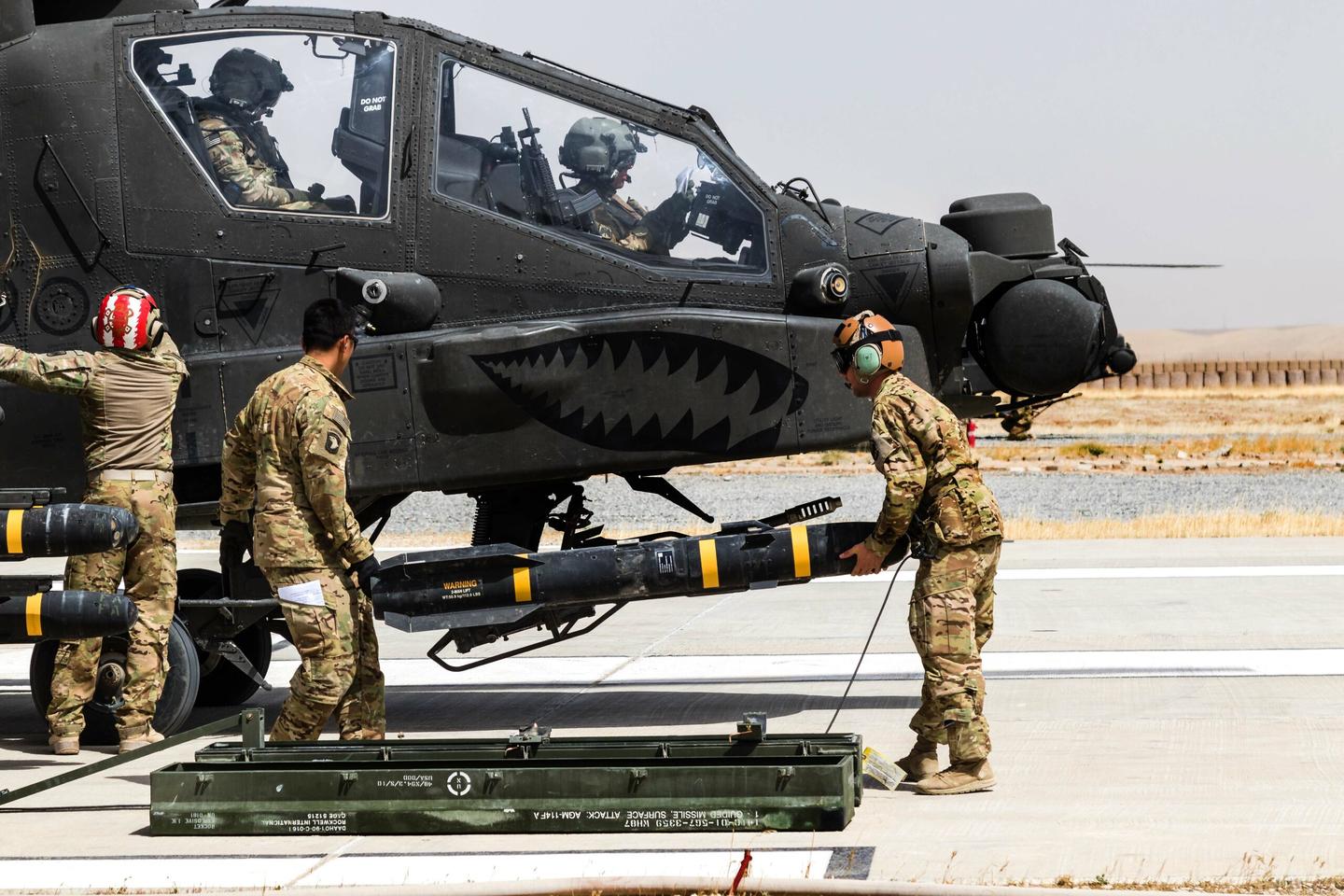 9K121“Vikhr”反坦克导弹与 AGM-114 Hellfire相比如何？ - 知乎