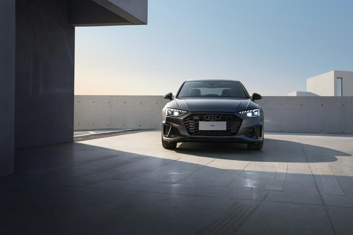 豪华车竞争的下半场：奥迪A4L用终身承诺终结配置内卷！ - 知乎