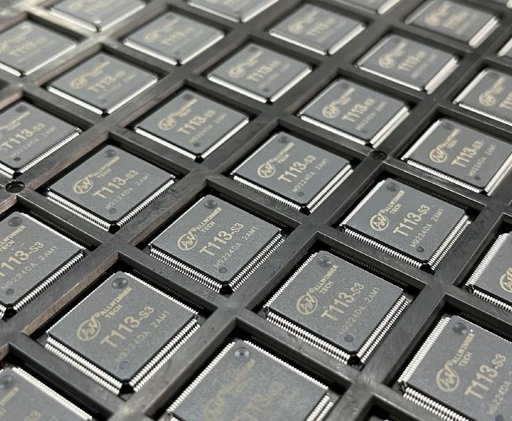 全志T113-S3处理器，专为汽车和工业应用等领域进行智能控制和人机界面设计，拥有双核Cortex-A7处理器和128MB DDR3片上内存 ...