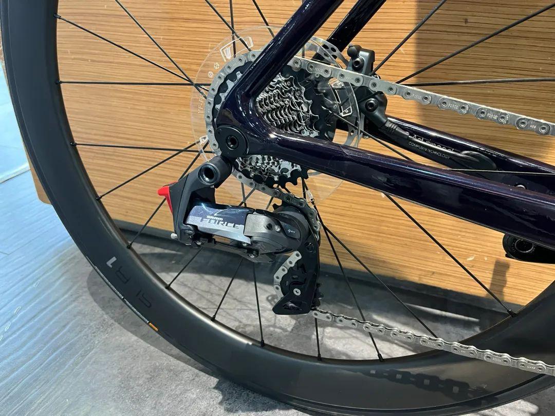 请教捷安特Propel Adv pro 0 ax与Propel Adv pro 0 di的有啥区别？ - 知乎