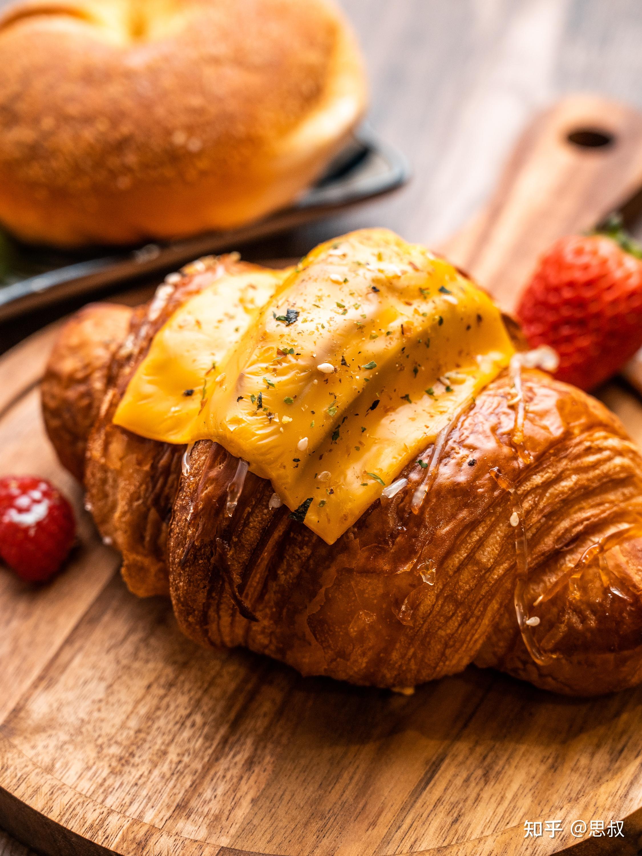 旅游摄影使用，我应该选择1635gm2还是2070g？ - 知乎