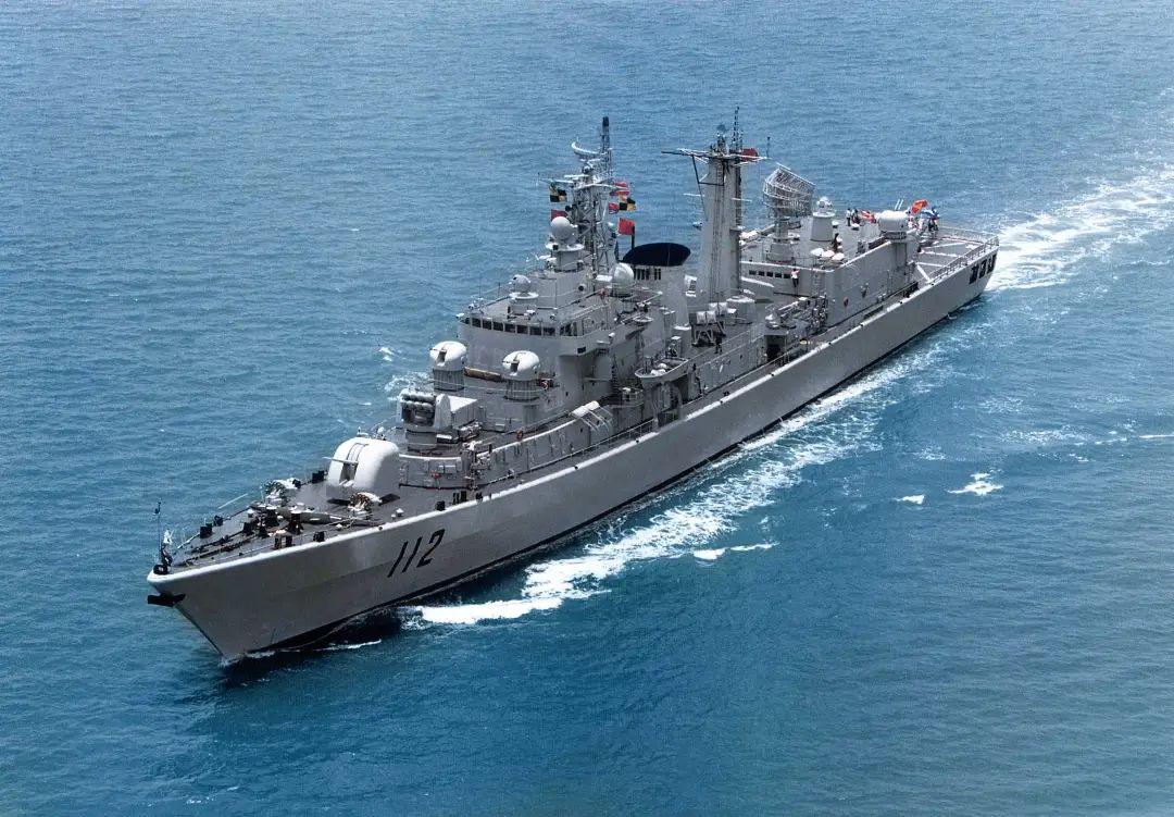 从052A，052B，052C发展到052D，这四型驱逐舰都有依次哪些性能进步？ - 知乎