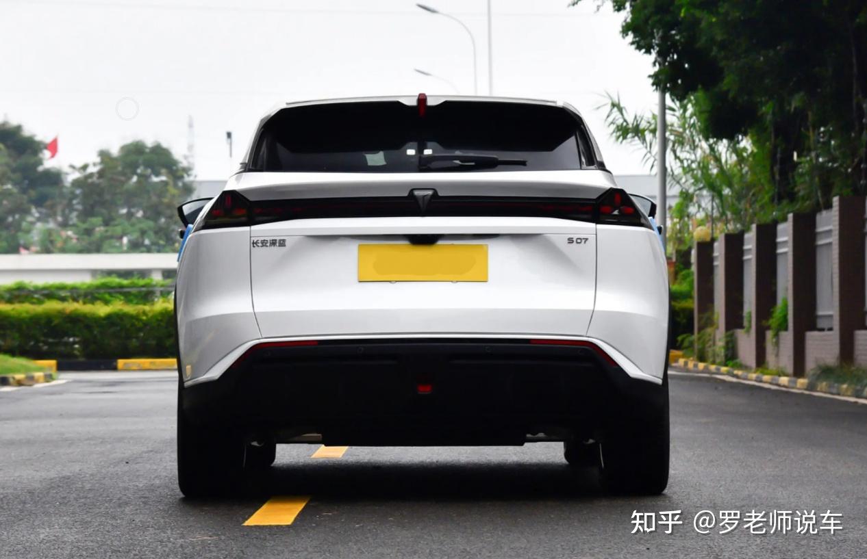 极狐阿尔法T5对比深蓝S07，谁才是更值得推荐的15万级新能源SUV？ - 知乎