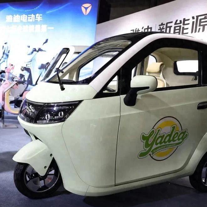 冬季出行神器！雅迪全封闭三轮篷车EV301，舒适安全又智能，5000元以内拿下！ - 知乎