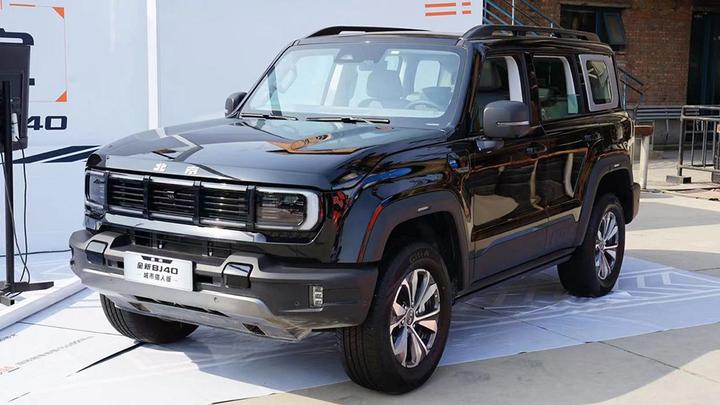 四驱拉不开差距，都是2.0T+8AT，但全新BJ40越野比坦克300强？ - 知乎