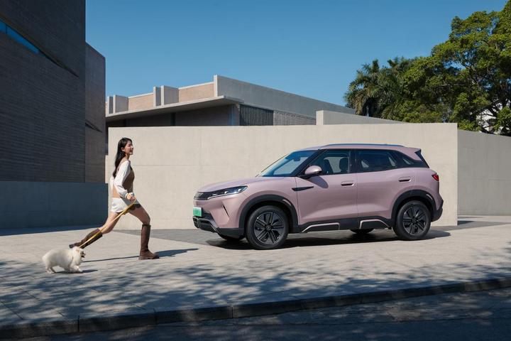 A0级SUV新王者来了，上市即爆款！比亚迪元UP周销量领跑市场 - 知乎