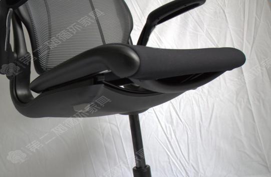 坐而论椅 赫曼米勒Aeron座椅对比Humanscale Diffrient World座椅 - 知乎