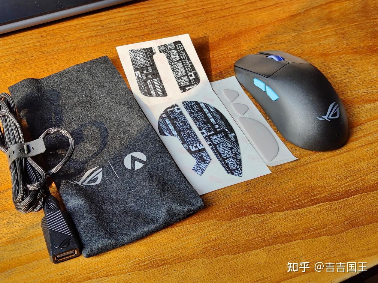 华硕推出 ROG 龙鳞 ACE X AimLab 鼠标，该产品都有哪些亮点？ - 知乎
