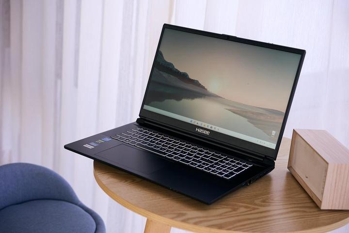 玩游戏就要爽，战神G8-DA7NP，旗舰级大尺寸游戏笔记本 - 知乎