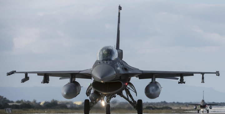 42架F16还没拿到手，泽连斯基将目标对准俄本土，想要换北约门票 - 知乎