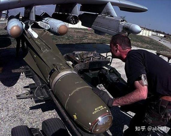 AGM65和AGM114都是空地导弹，二者在实际运用中有何区别？ - 知乎
