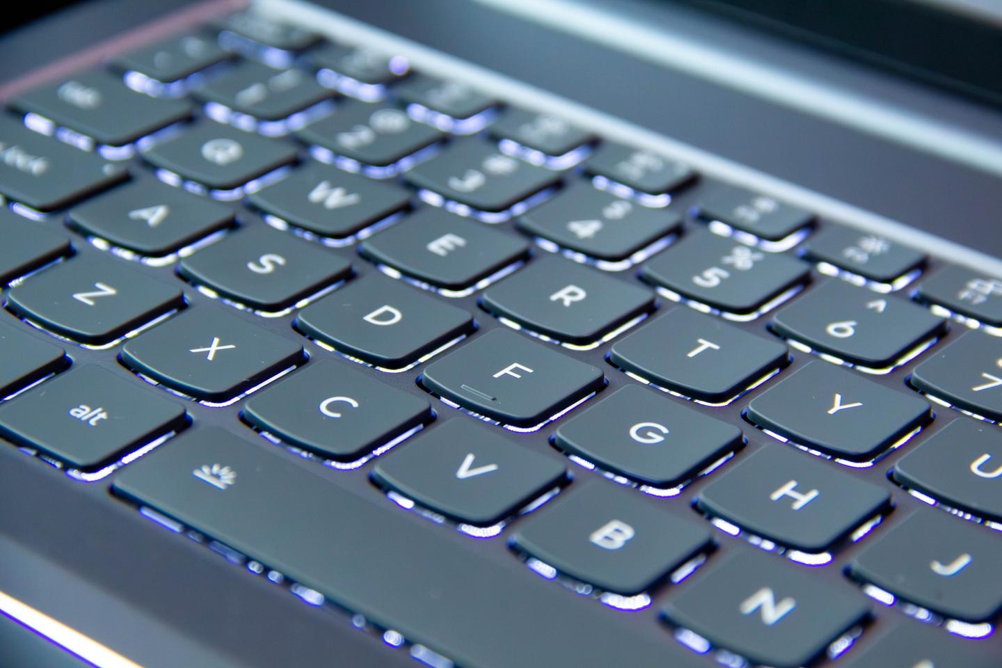 2025可以无脑买的大屏轻薄本 Thinbook 16+锐龙版 - 知乎