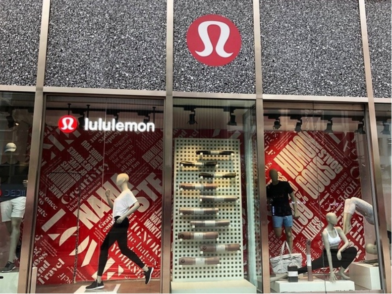 Lululemon在整什么大活儿？居然成为UBC校服？！ - 知乎