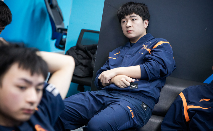 OMG双TP偷家，2:1逆境翻盘JDG上热搜！369和Knight重温被偷家噩梦 - 知乎