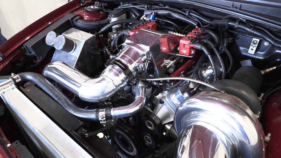 为什么千匹以上的车大多数都是V8而不是V12？ - 知乎