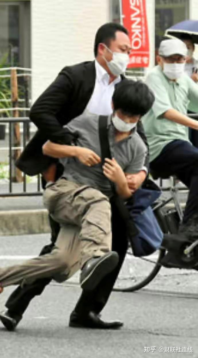 日本前首相安倍晋三胸部中枪，因伤势过重不治身亡，背后原因为何？还有哪些进展值得关注？ - 知乎
