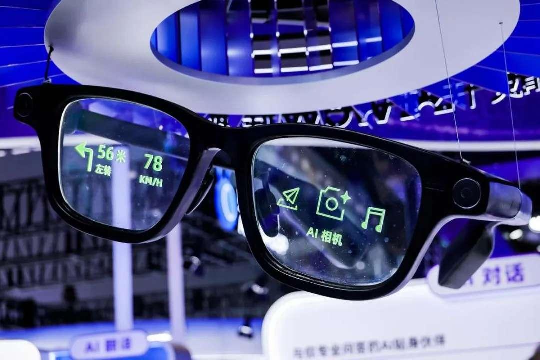 阿里巴巴发布了首个自研 AI 智能眼镜「哇哦 Quark Glasses」，该眼镜具备哪些独特的功能？ - 知乎