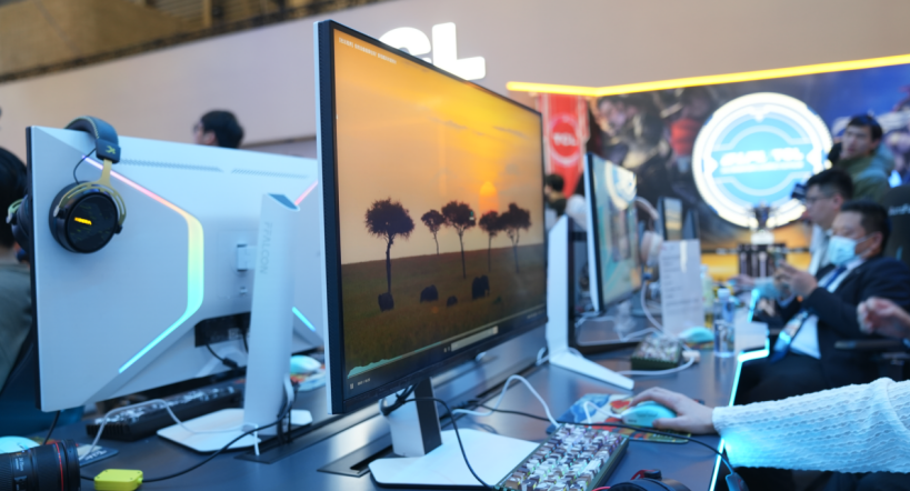 雷鸟重磅新品闪耀AWE2025，许昕空降体验雷鸟32U8显示器 - 知乎