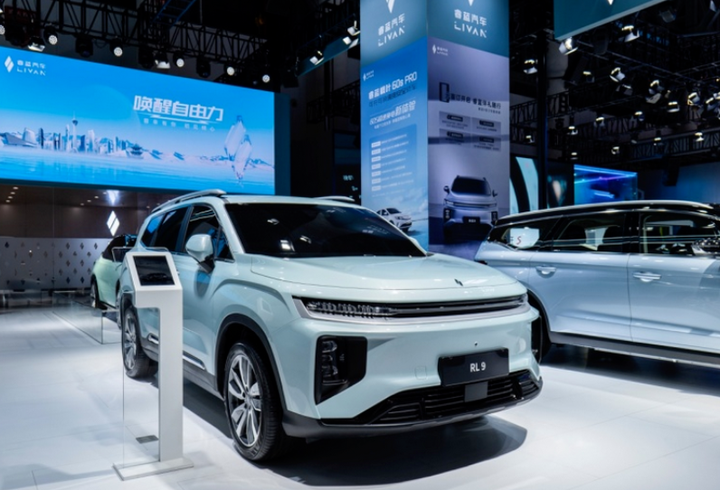 睿蓝枫叶80V PRO亮相成都车展，20万以内支持换电的纯电MPV！ - 知乎