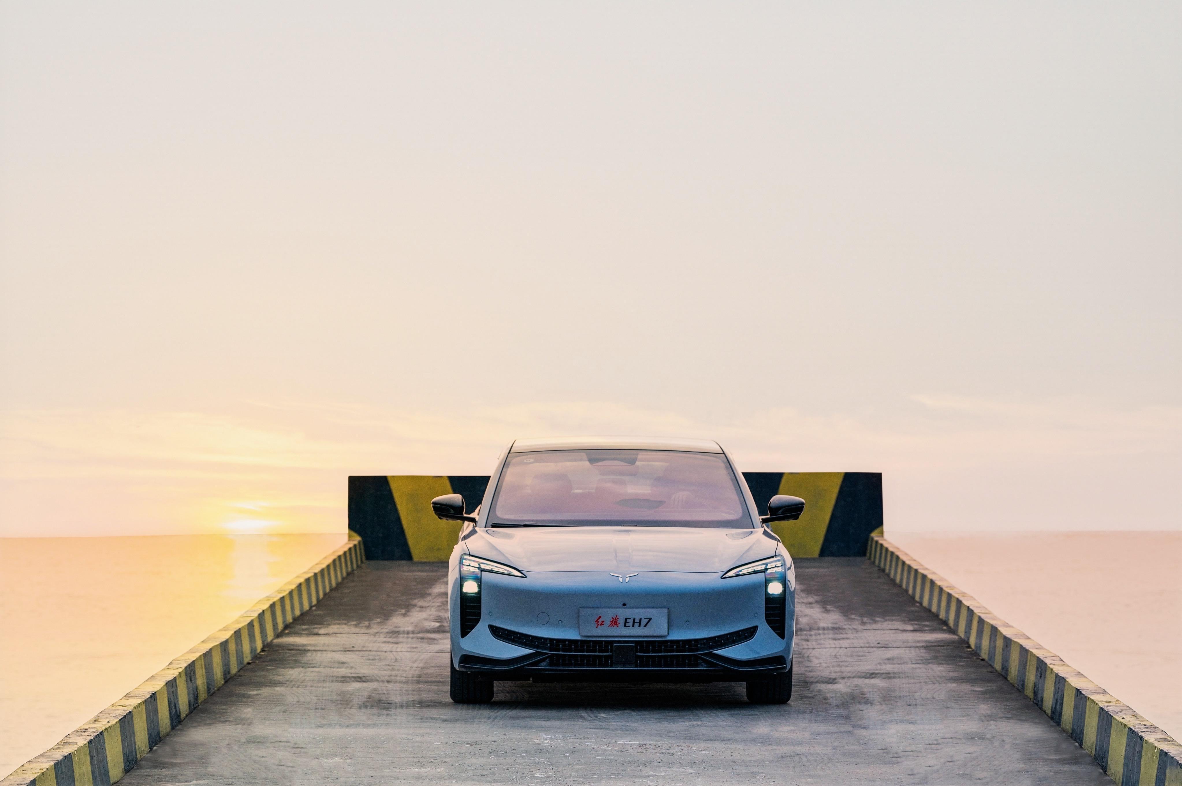 轴距3米，颜值在线，红旗EH7正式上市，售22.98万起 - 知乎