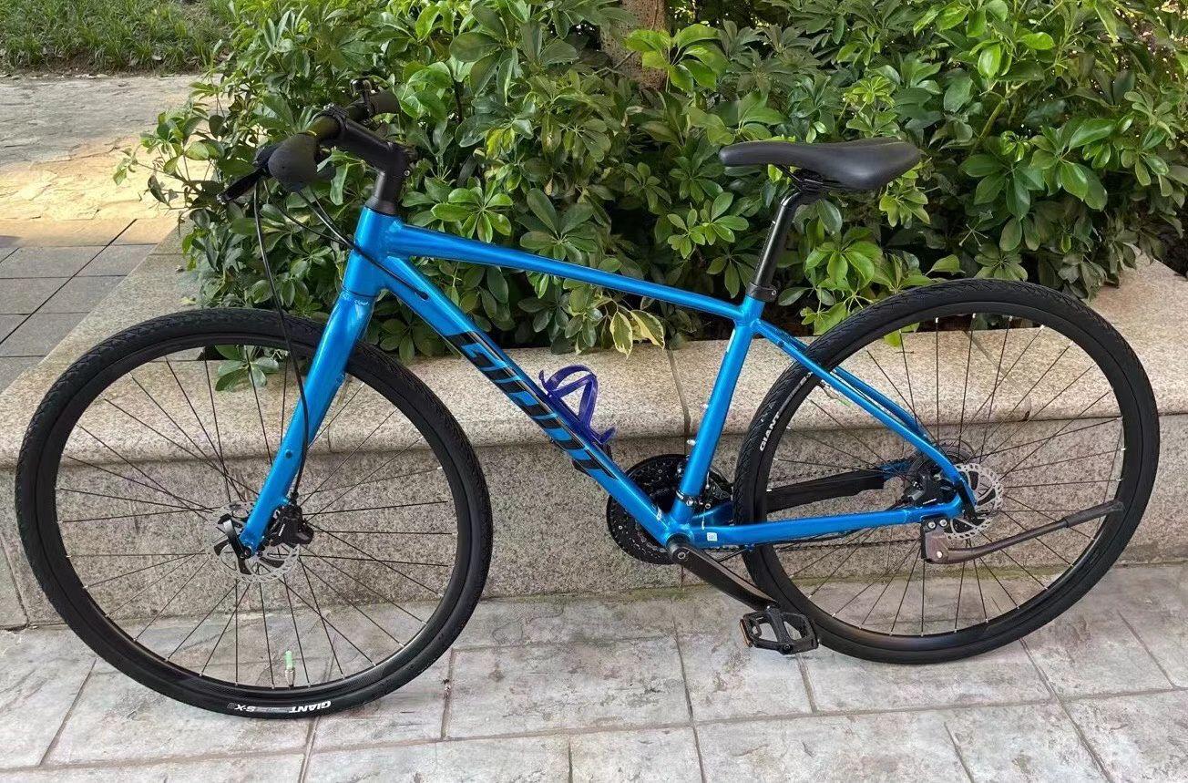 捷安特门店老板推荐了ATX830，2598元就送水壶架性价比高吗，主要上下班10km通勤，偶尔骑行？ - 知乎