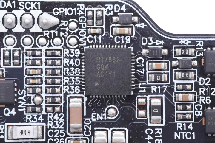 立锜科技推出内置多协议同步升降压控制器RT7882 - 知乎