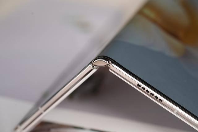 令人无法拒绝的轻薄体验，4.3mm的时尚单品 荣耀 V Purse高清图赏 - 知乎