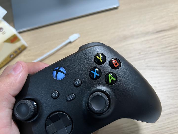 XBox PS5 手柄该买哪个好，Xbox PS5 游戏机买哪个好 - 知乎