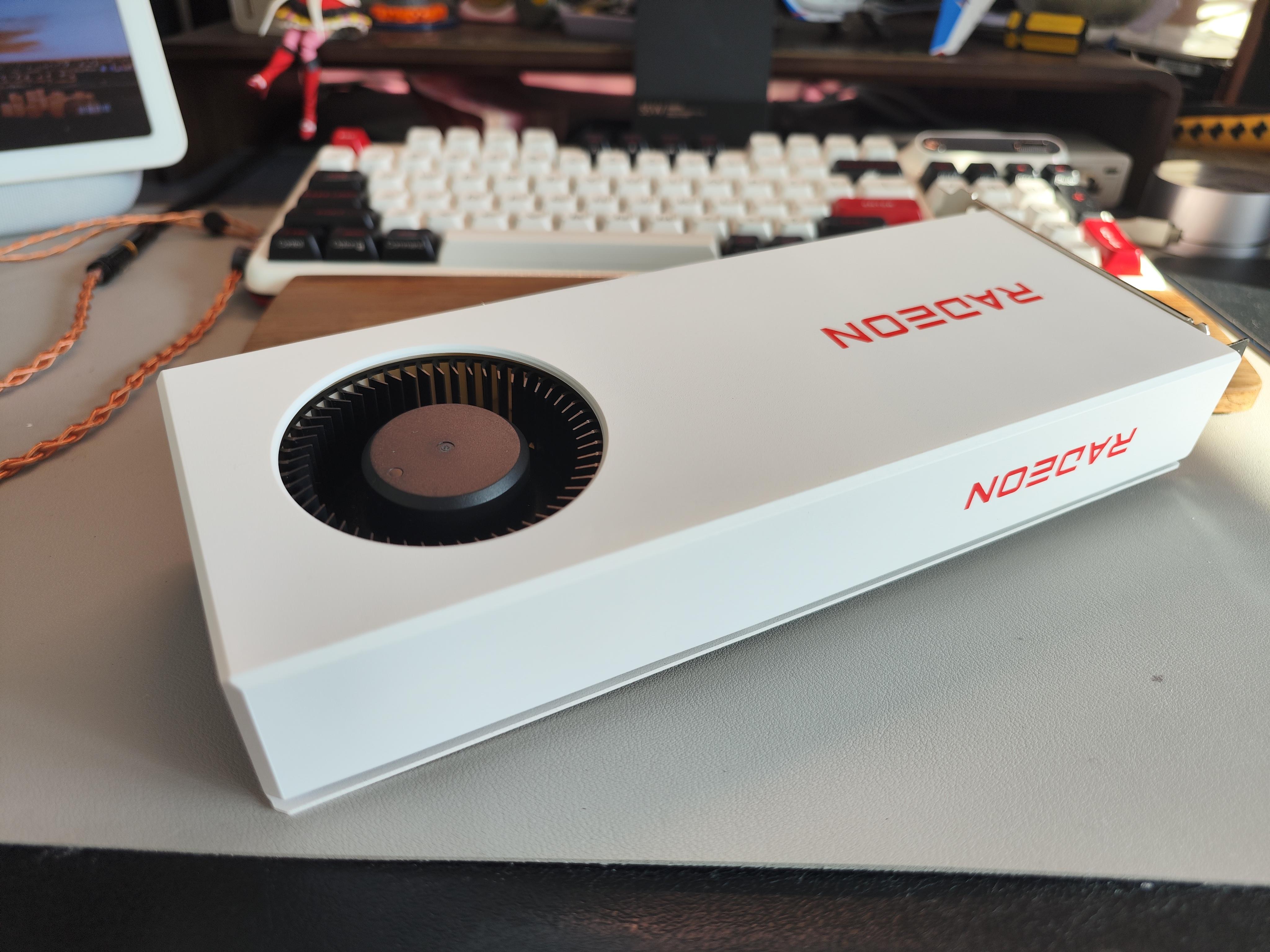 800多块的纯白RX5700XT，颜值爆表的翻新矿卡，买前还是三思... - 知乎