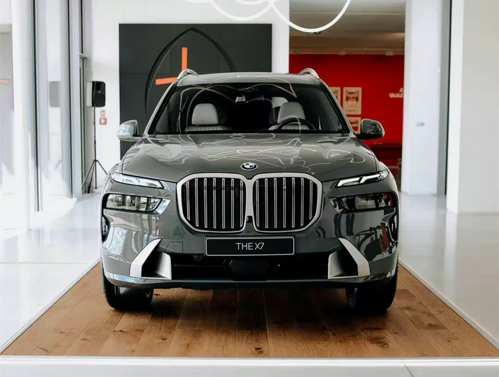 起步就是3.0T六缸动力，新款宝马X7到港，换装“分体式头灯” - 知乎