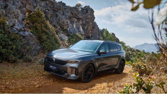 20万-30万中大型SUV，岚图FREE 318和理想L6谁更有性价比 - 知乎