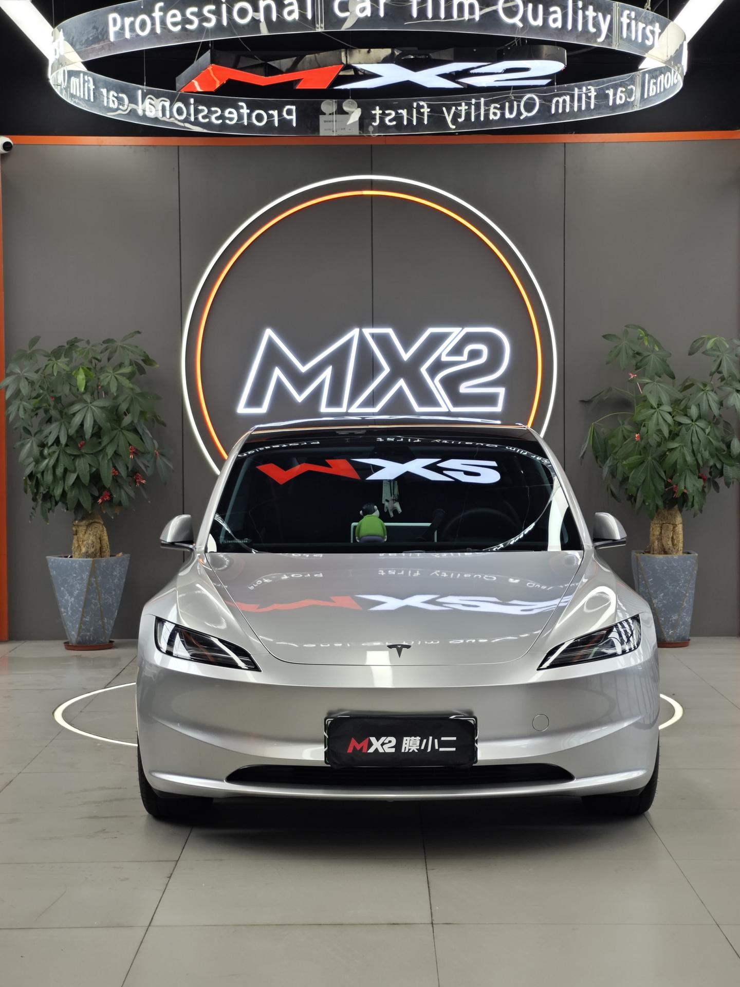 特斯拉 Model 3 GT 银：冷冽科技的流动盛宴 - 知乎