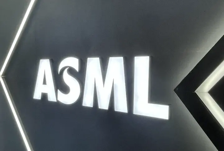光刻机巨头 ASML 副总裁：几乎不可能建立全自主芯片产业链，佳能和尼康是前车之鉴 - 知乎