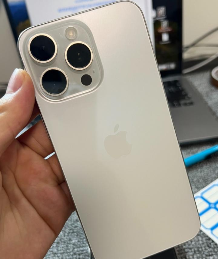 网友6000买韩版iPhone15Pro Max，价格便宜但缺点明显！ - 知乎