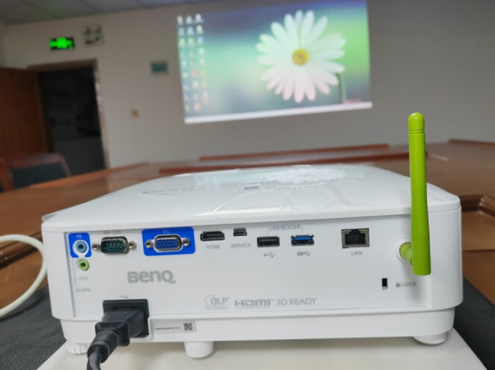 明基E545（明基e545投影仪）怎么样？使用5天优缺点评测 - 知乎