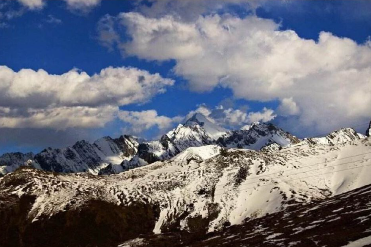国内有哪些值得打卡的雪山推荐？ - 知乎