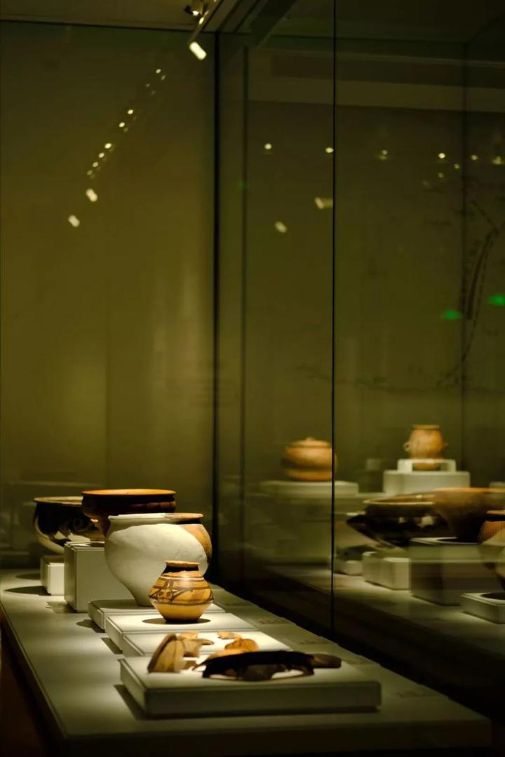 博物馆照明之陕西历史博物馆：彩陶中华，埃克苏（AKZU）灯光里的华夏文化融合与统一 - 知乎
