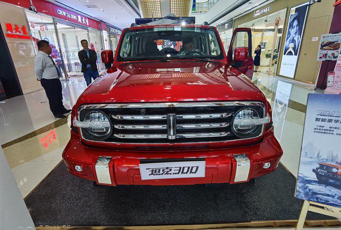 坦克300城市版实拍，三把锁+分时四驱 - 知乎