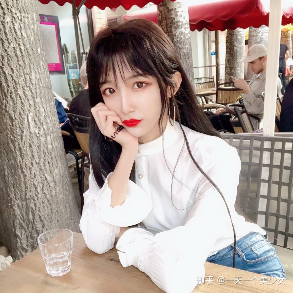 她是Abbily,也是王嘉飞，一个被困在男性身体里的美少女 - 知乎