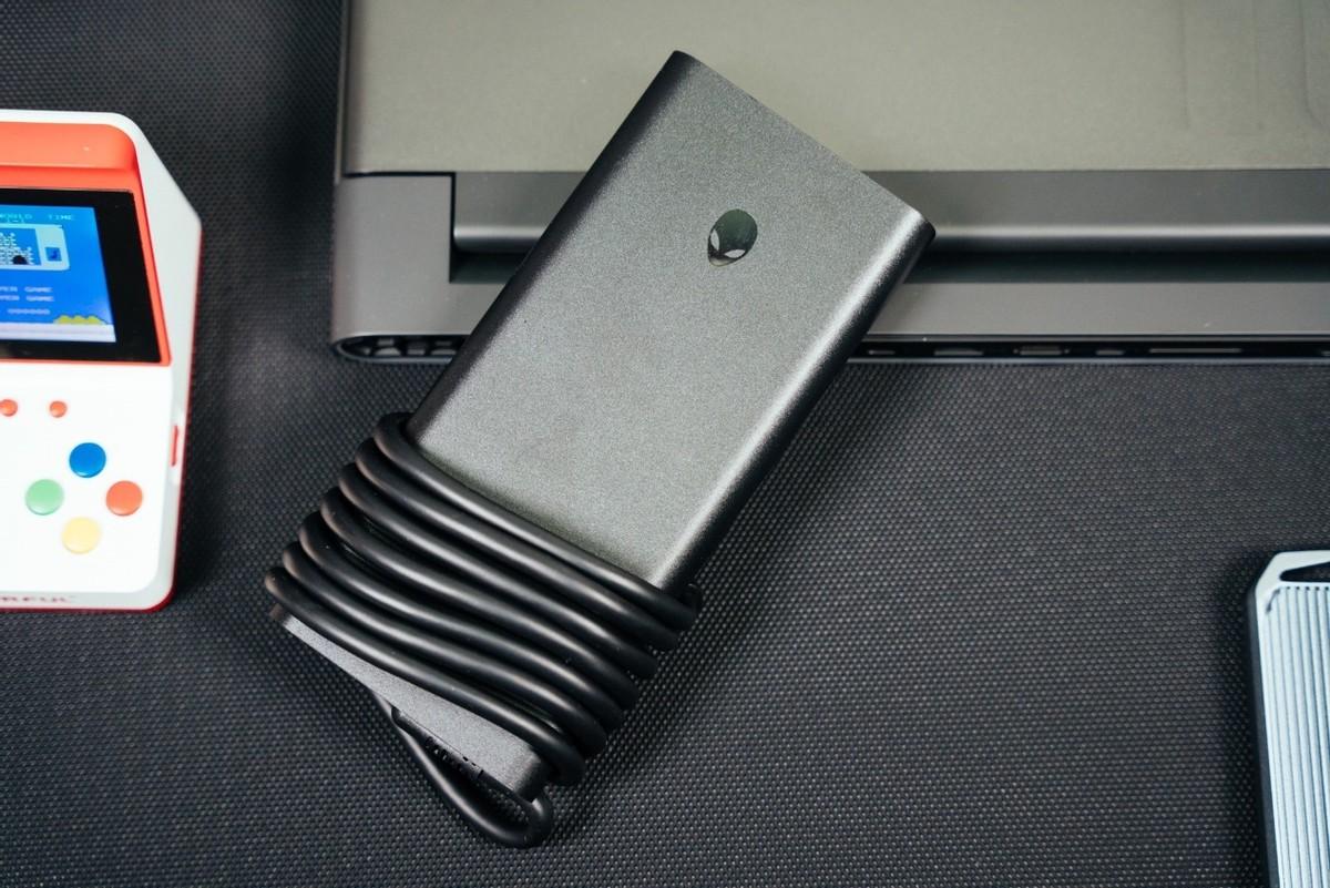外星人Alienware m18评测：细节拉满，游戏体验新王者 - 知乎