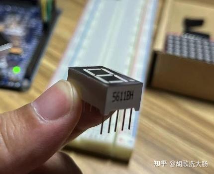 STM32学习⑤----5611BH数码管驱动 - 知乎