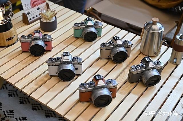 富士XT30二代和尼康ZFC怎么选择？