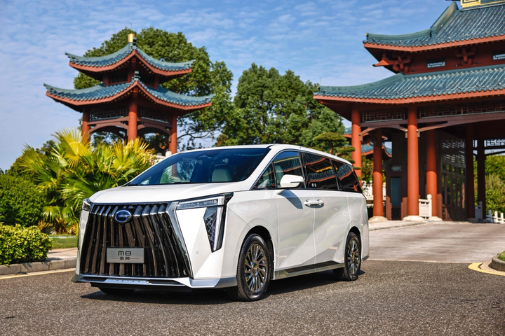 广汽传祺M8宗师系列上市，冲击高端市场，花30万买它值不值？ - 知乎