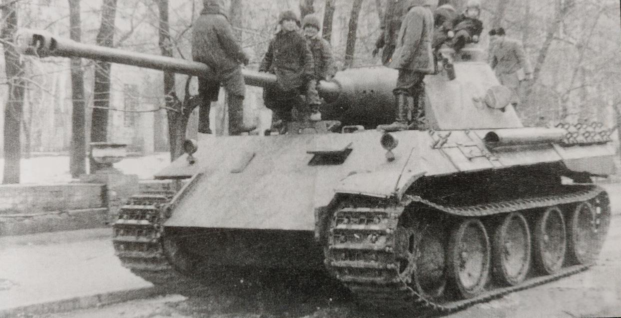 二战时期德国黑豹坦克（豹式）（Panther）解析 - 知乎