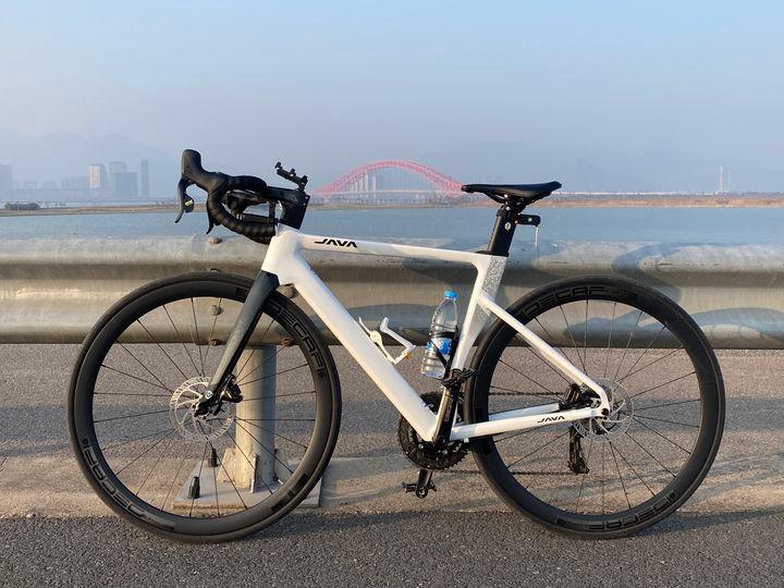 喜德盛ad350和佳沃鱼雷6该怎么选？ - 知乎