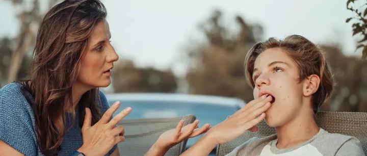 “keep”是“保持”，“mum”是“妈妈”，那keep mum是啥意思？“保持妈妈”？ - 知乎