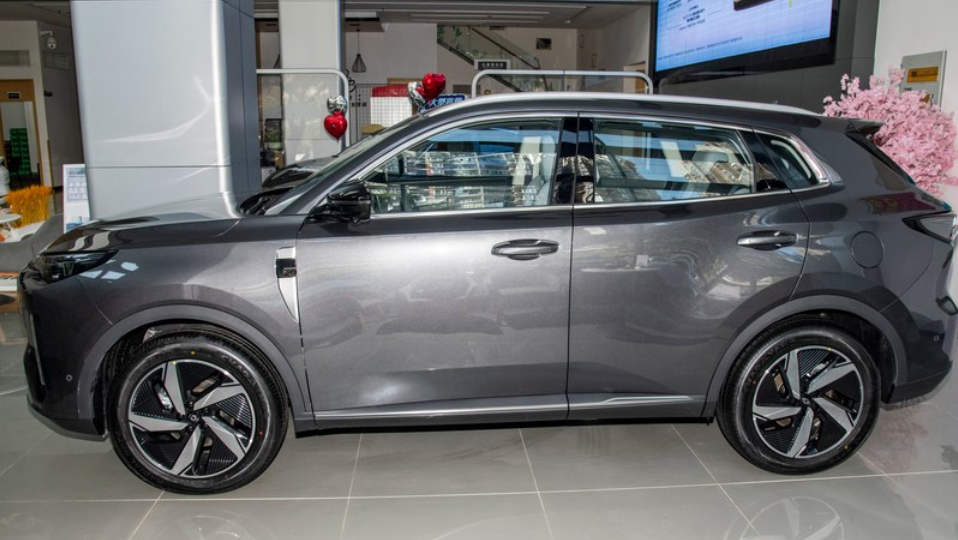 10万级SUV用上插混，启源Q05养车比油车省8千/年？ - 知乎